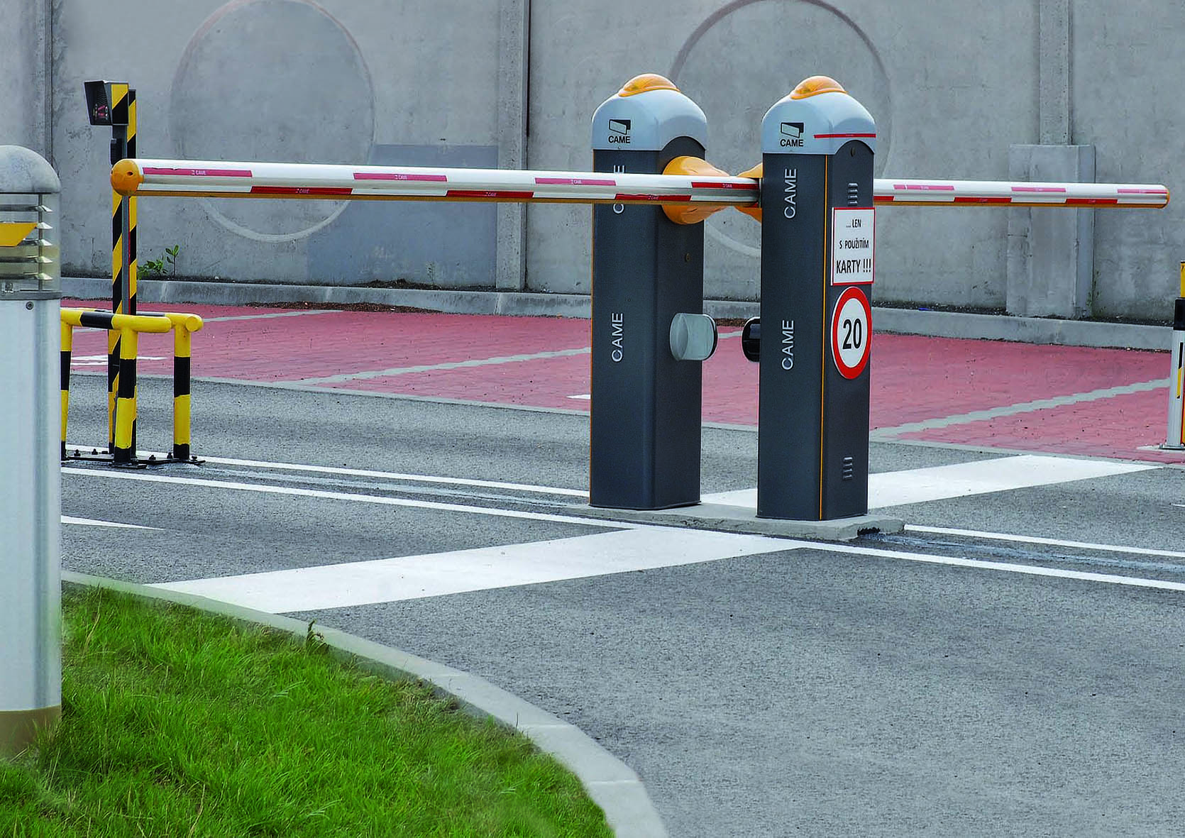 Automatické závory | MAJES